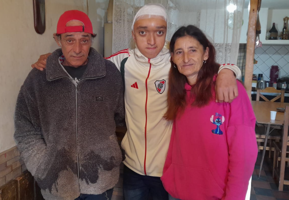 Lucas Barraza se recuperó perfectamente de su operación y regresó a ...